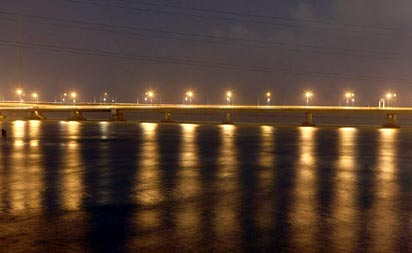 After years of darkness, light shines again on Carter Bridge - Vanguard ...