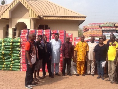 Agatu Killings: Mark donates relief materials to indigenes - Vanguard News