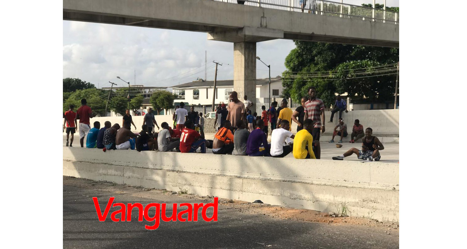 Lagosians on Gbagada expressway keeping fit amidst lockdown