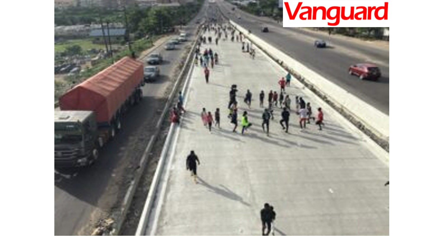 Lagosians on Gbagada expressway keeping fit amidst lockdown
