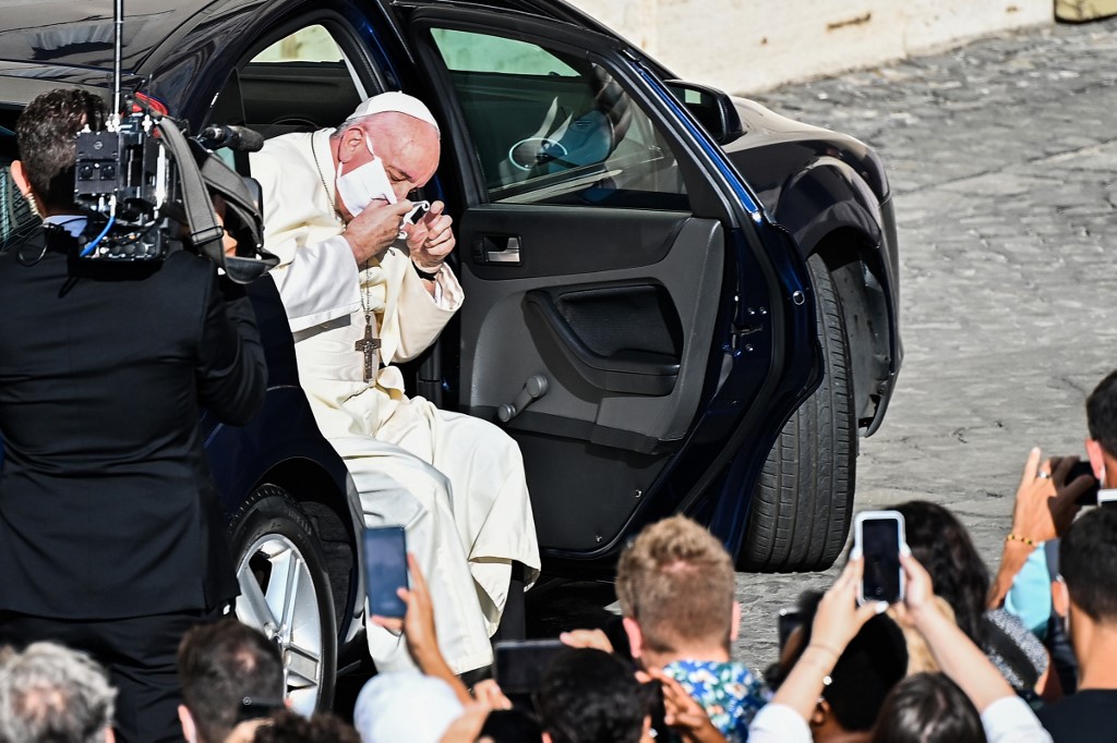 Pope sports a face mask for the first time in public - Vanguard News