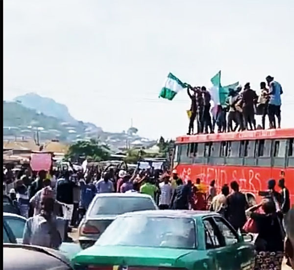 Stop attacking #EndSARS protesters with hired hoodlums, policemen ...